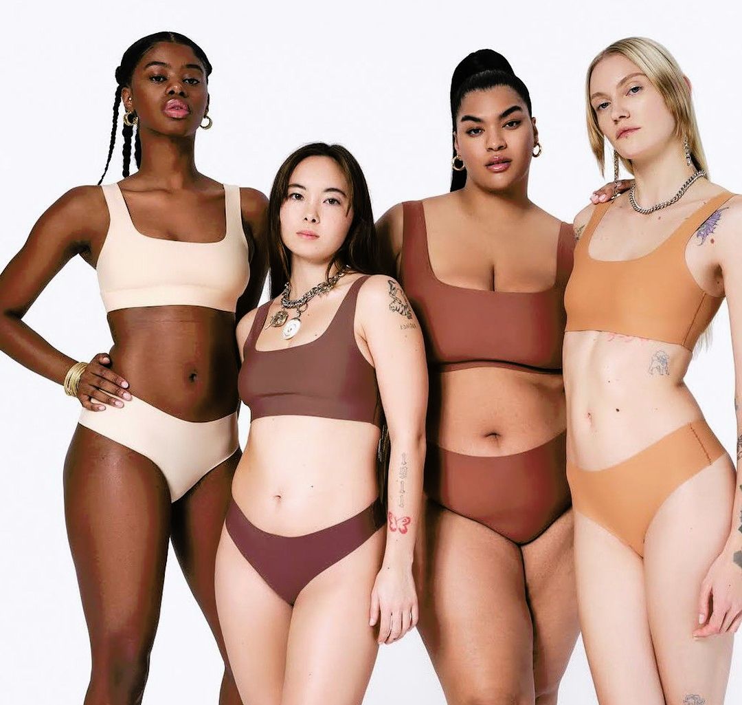Bra Advert all shapes and sizes | Scrolller