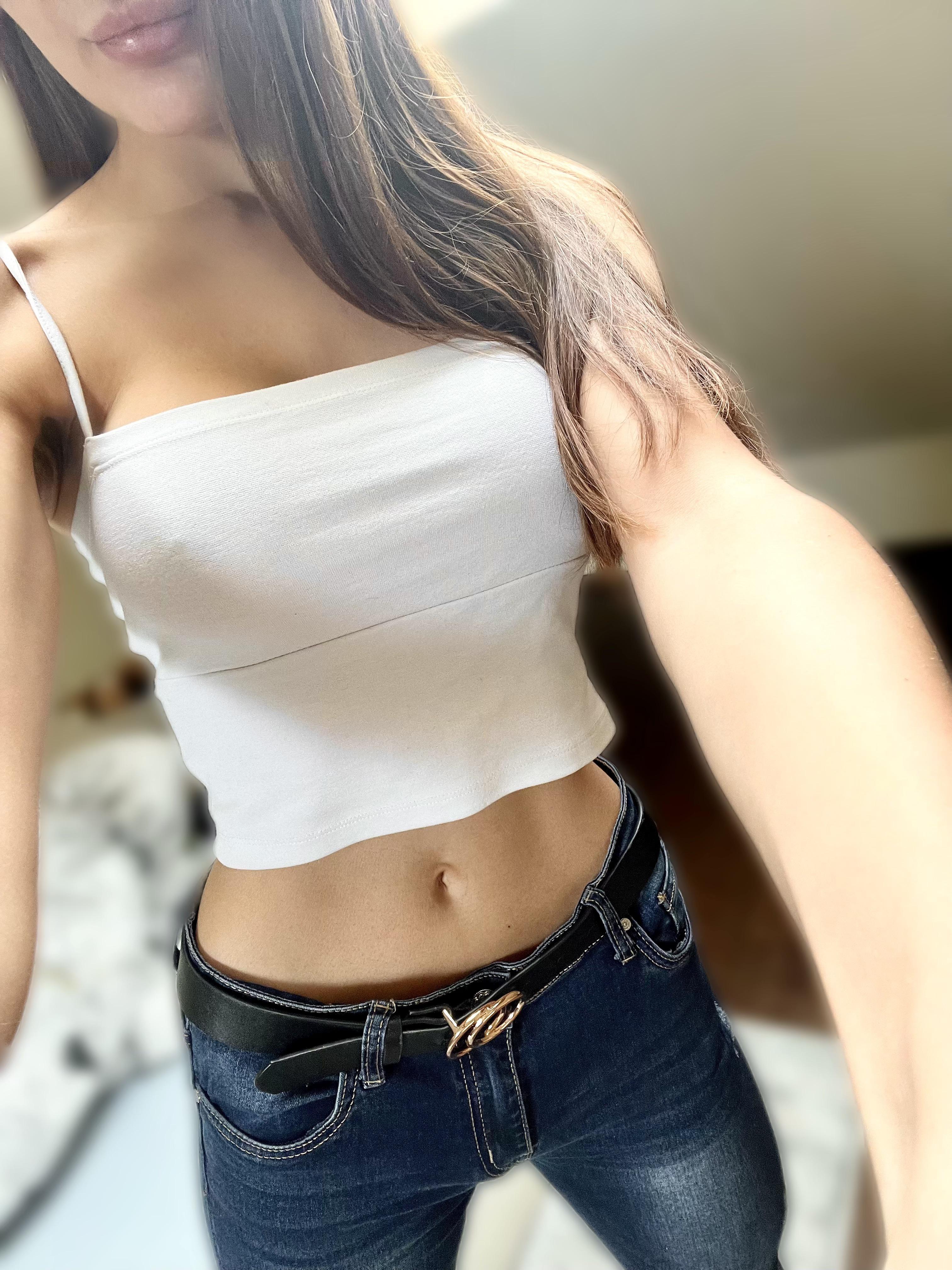 Braless and free | Scrolller