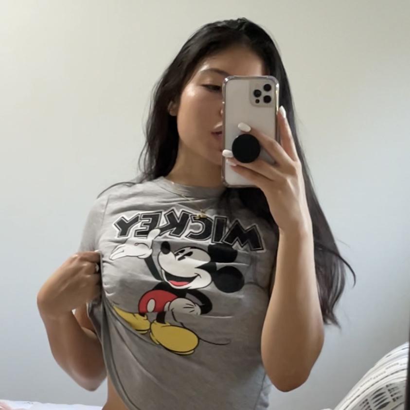 braless mornings are the best | Scrolller