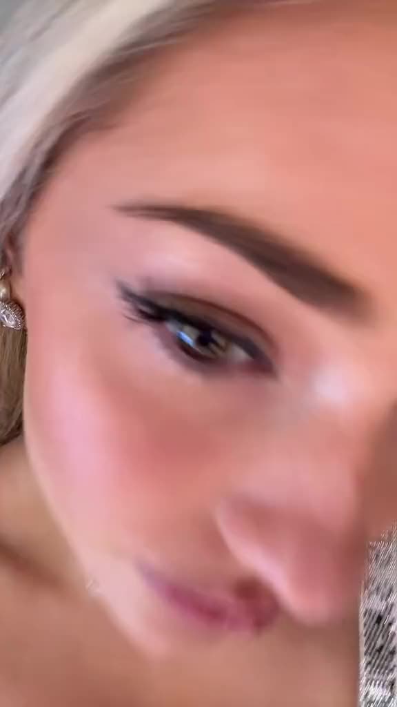 Breckie Hill - Closeup | Scrolller