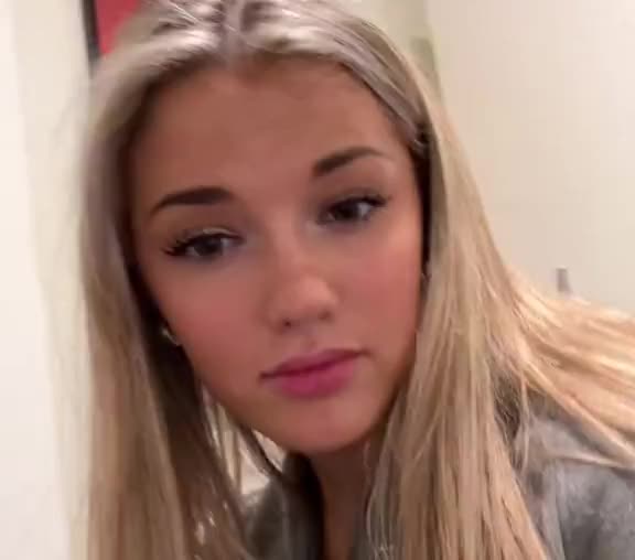 Breckie Hill - Pretty closeup | Scrolller