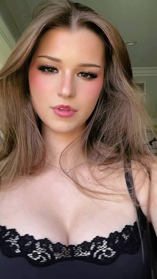 Brooke Monk 😍 | Scrolller