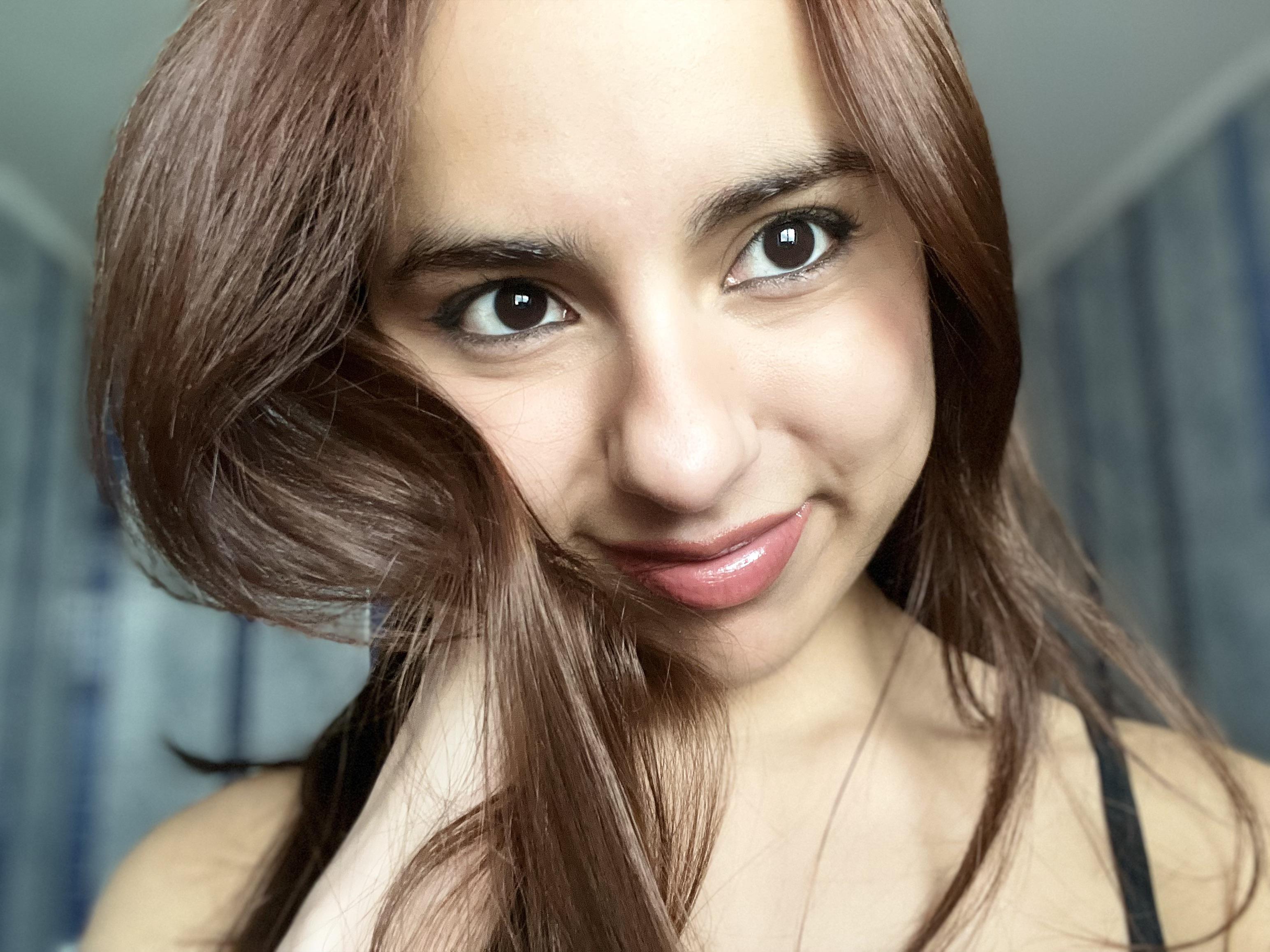 Brown eyes from sweet girl ! 😉 F21 | Scrolller