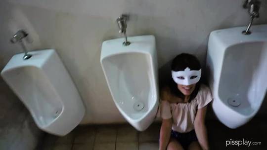 Bruce met Morgan at the urinal | Scrolller