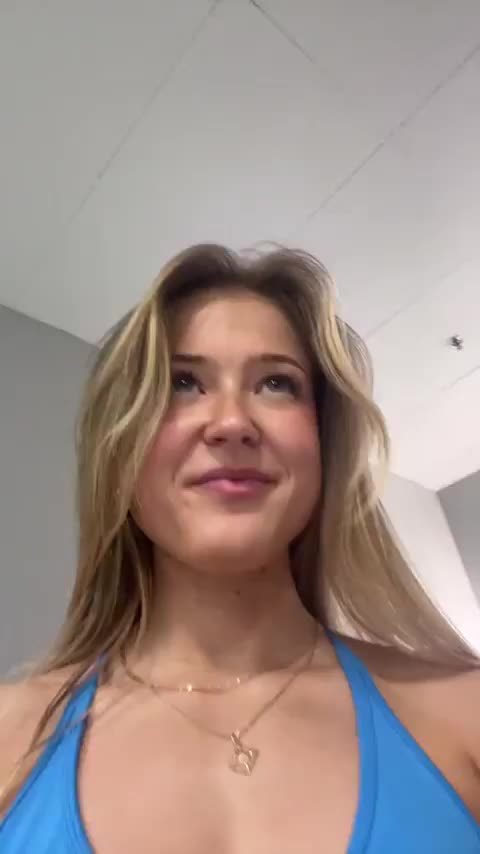 Buff blue bubble butt | Scrolller