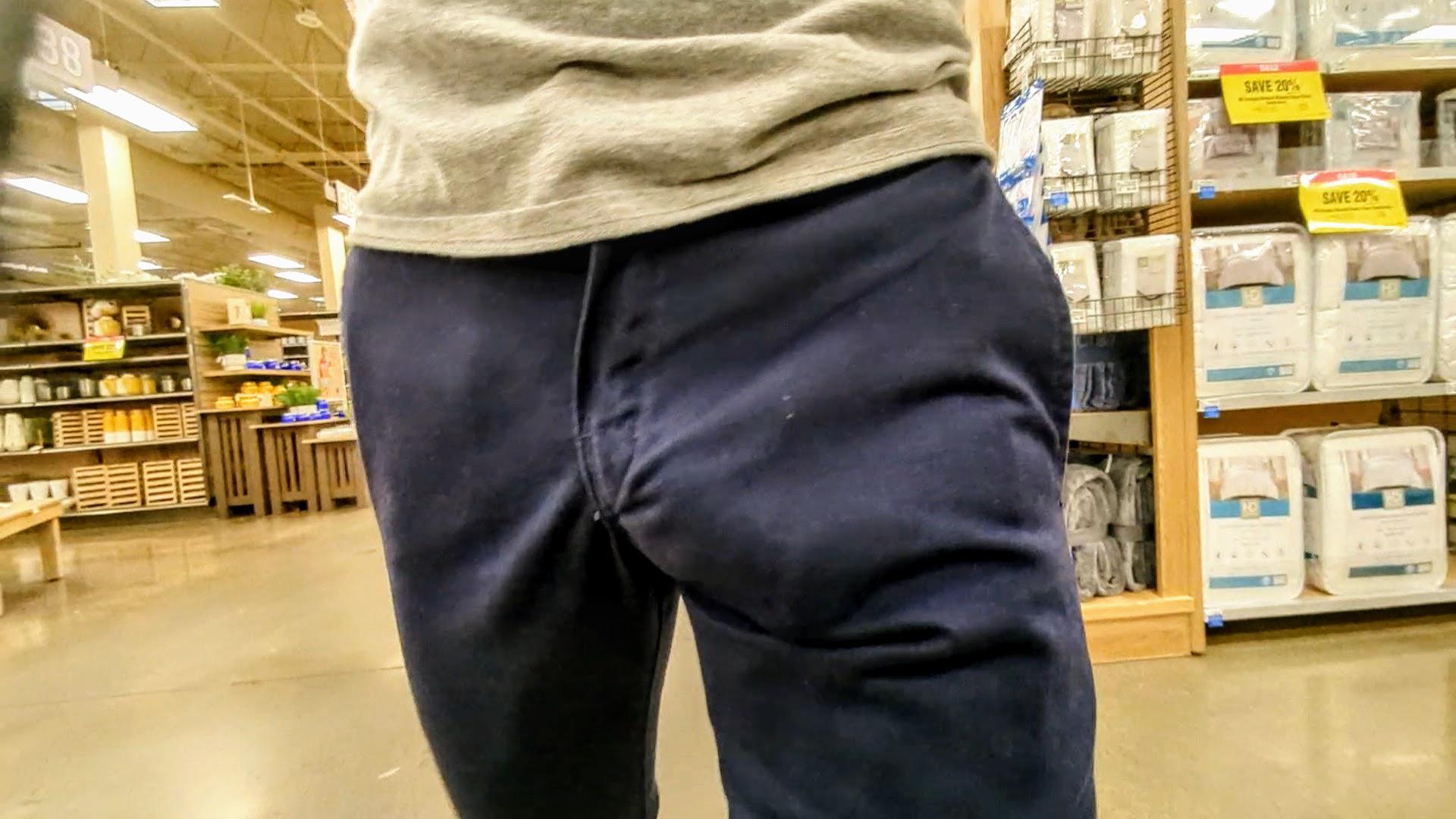 bulging at the store | Scrolller