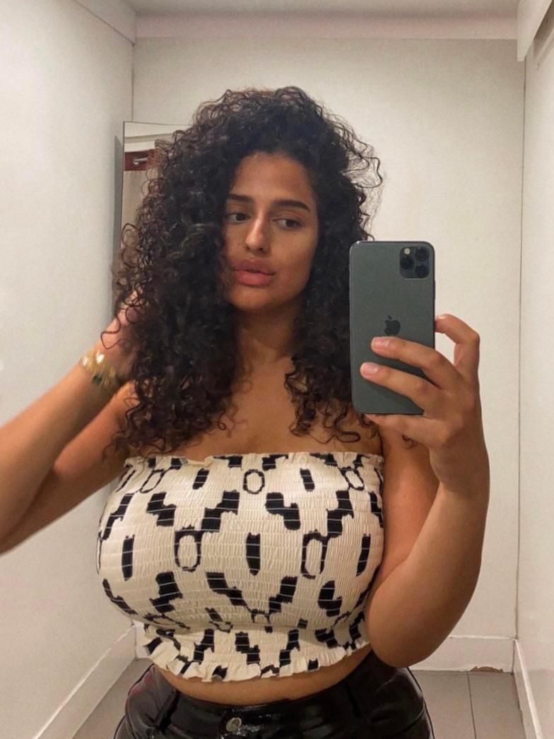 Bursting | Scrolller