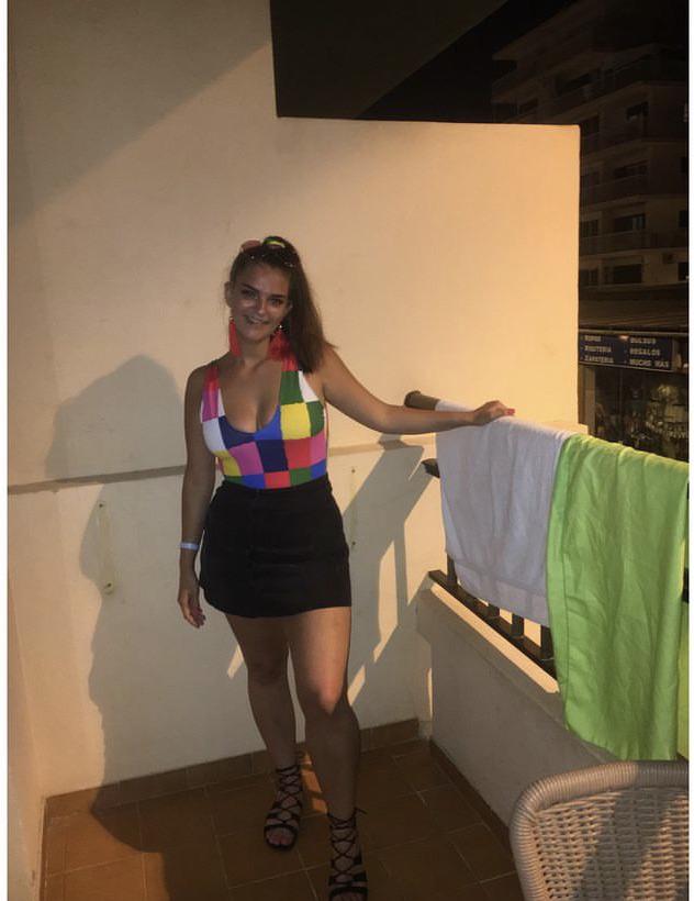 Busty Chav Scrolller