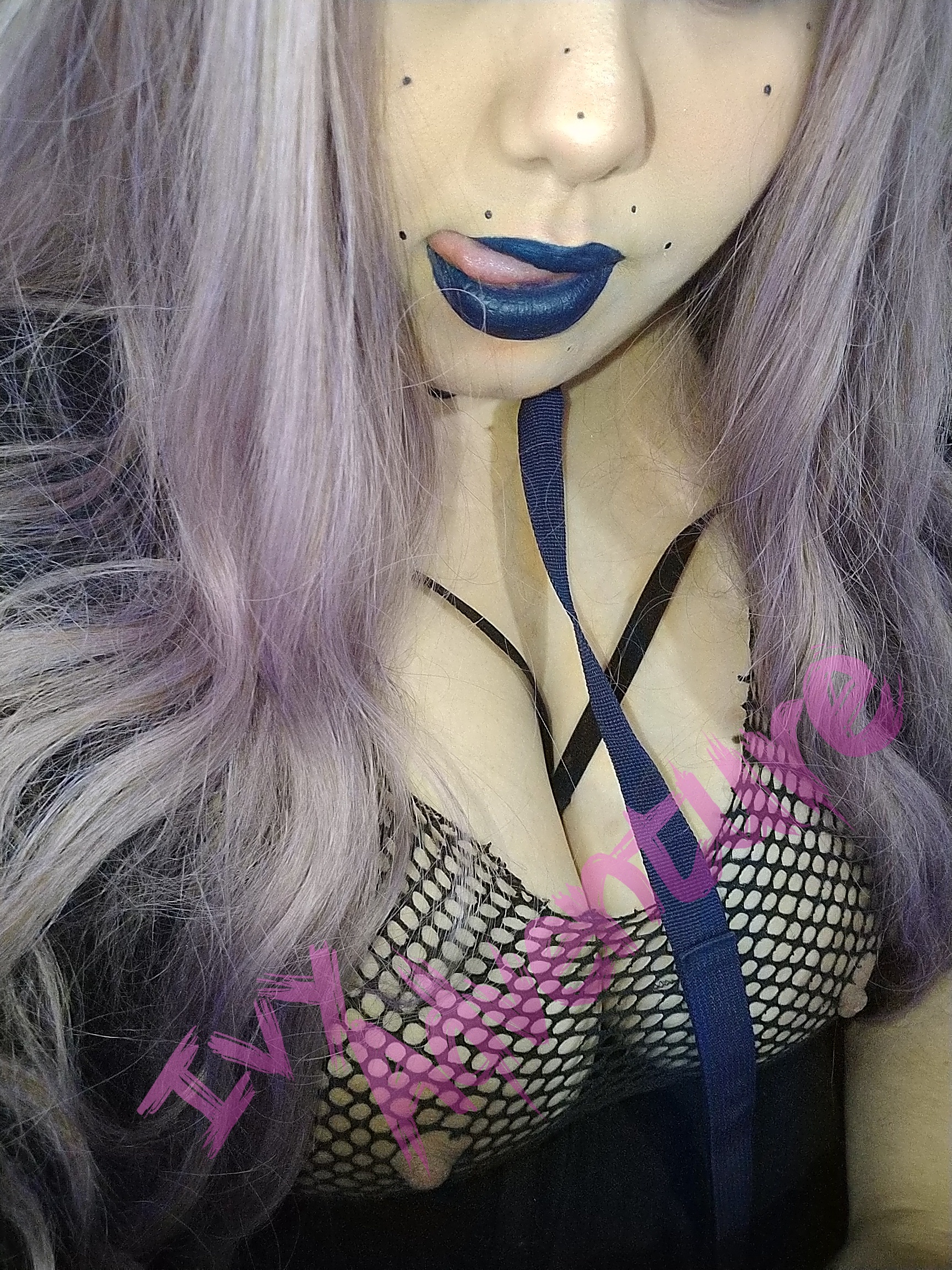 busty goth mom 😋 | Scrolller