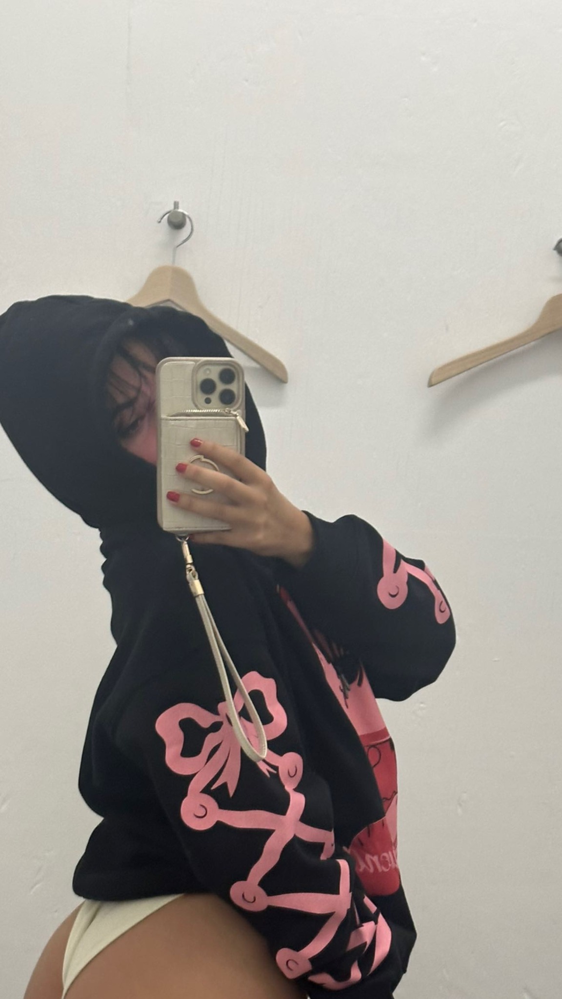 Camila | selfie | IG Story | September 2023 | Scrolller