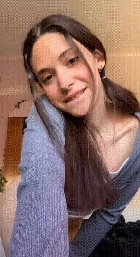 Can flat little nerdy girls like me still be fuckable? | Scrolller