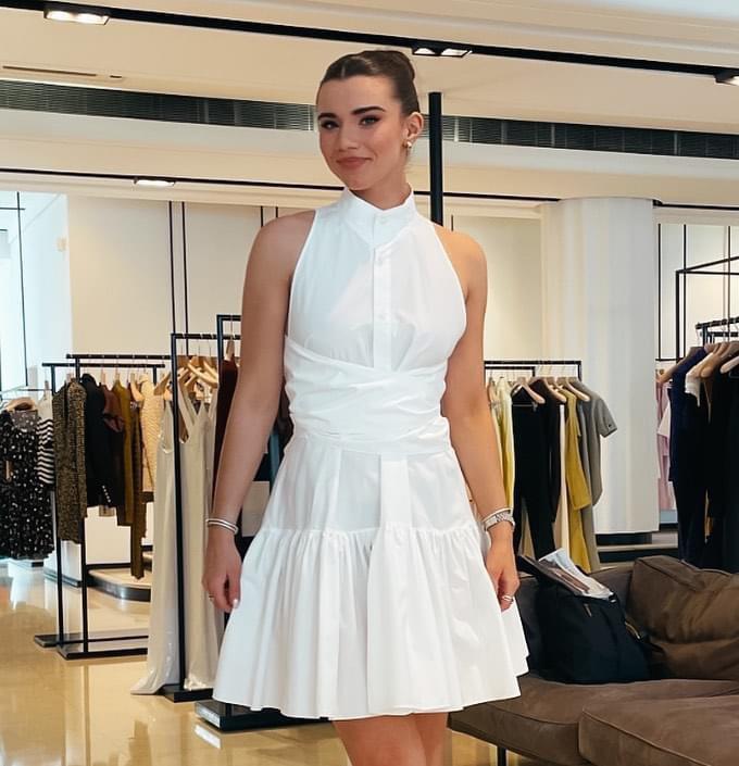 Can’t help but simp when she looks this stunning 😍 | Scrolller