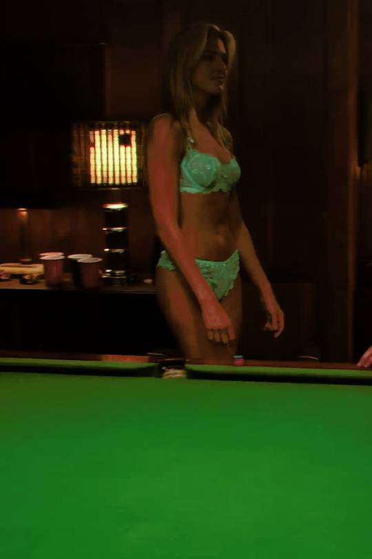 Candace Kroslak | Scrolller