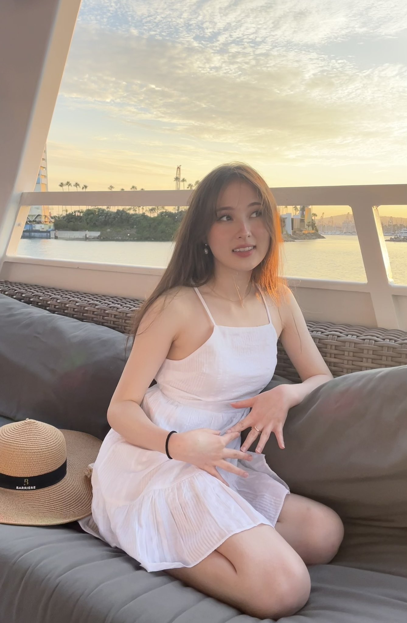 Captain Tina | Scrolller