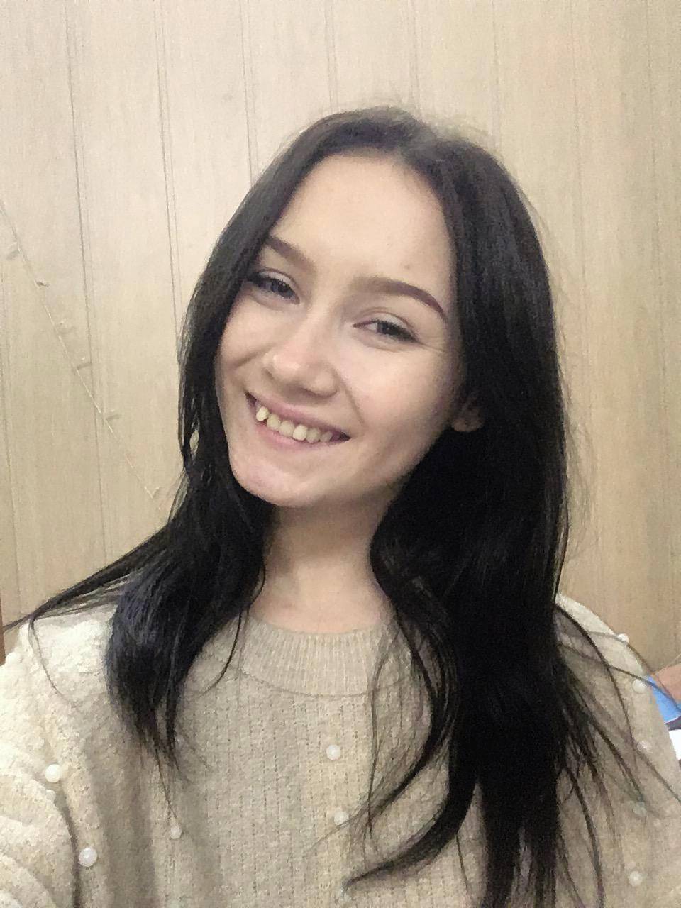 Catch my smile. I am a cutie? | Scrolller