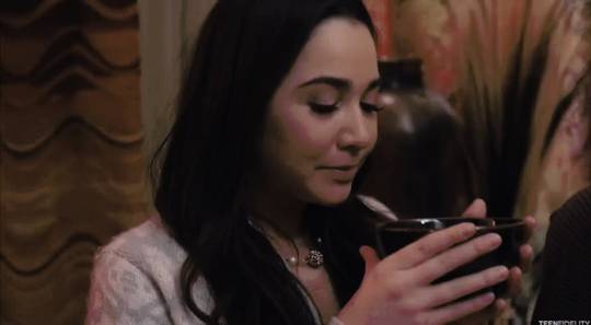 Caught in the middle | Scrolller