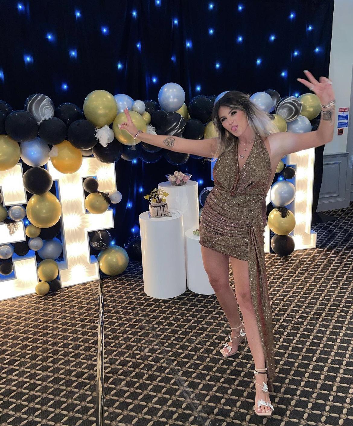 Celebrating her 21st | Scrolller