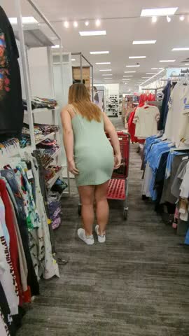 Checking the bottom shelf [gif] | Scrolller