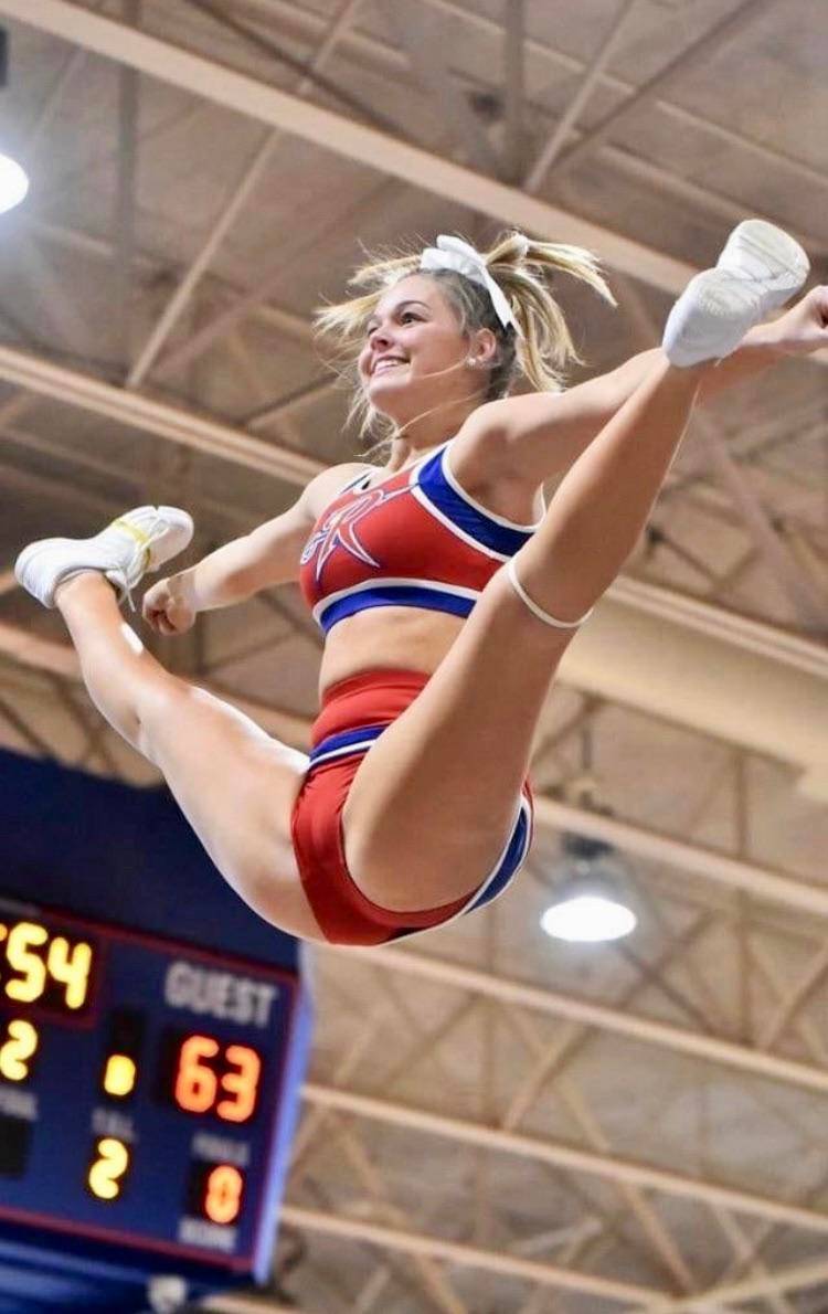Cheerleaders are the best | Scrolller