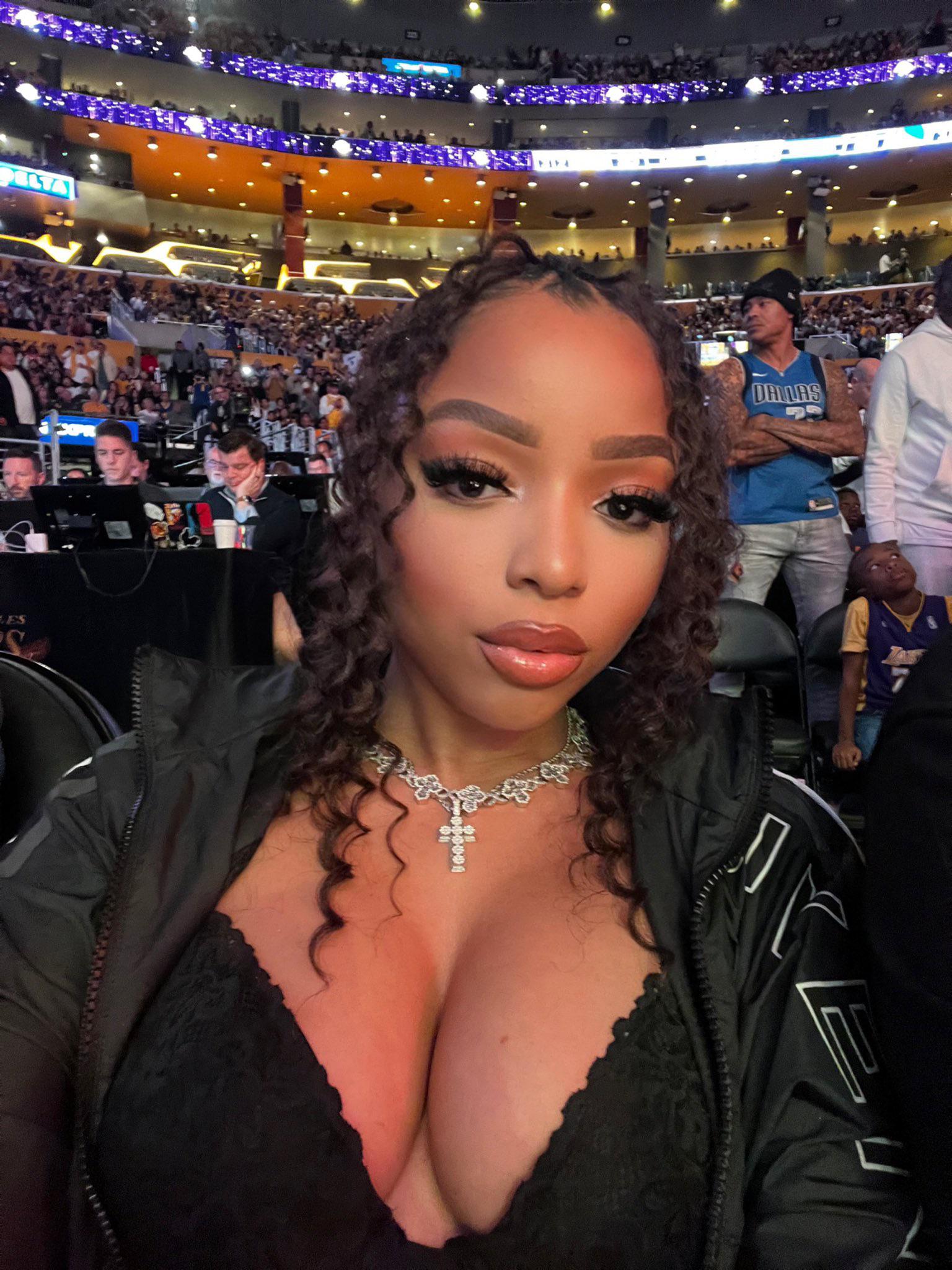 Chloe Bailey | Scrolller