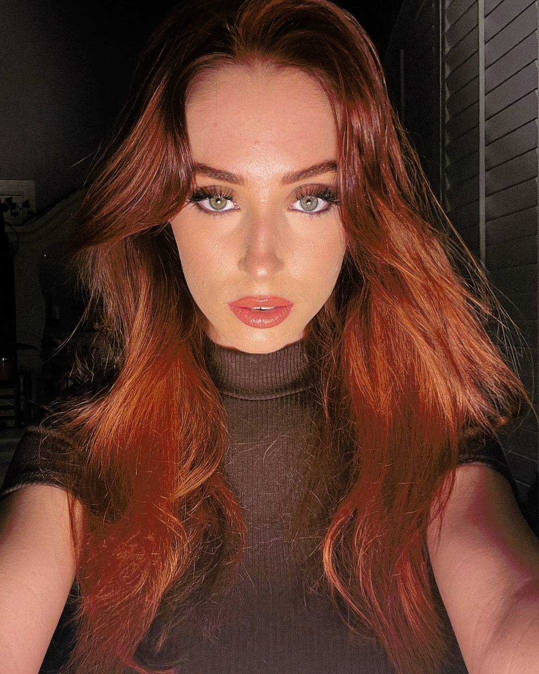 Chloe Taylor Scrolller