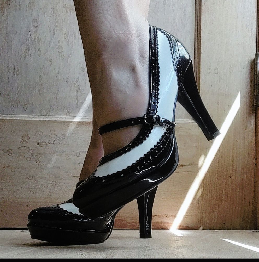 Classic heels 👠 | Scrolller