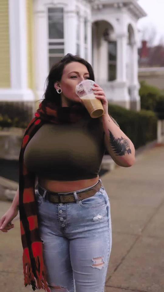 Coffee break | Scrolller