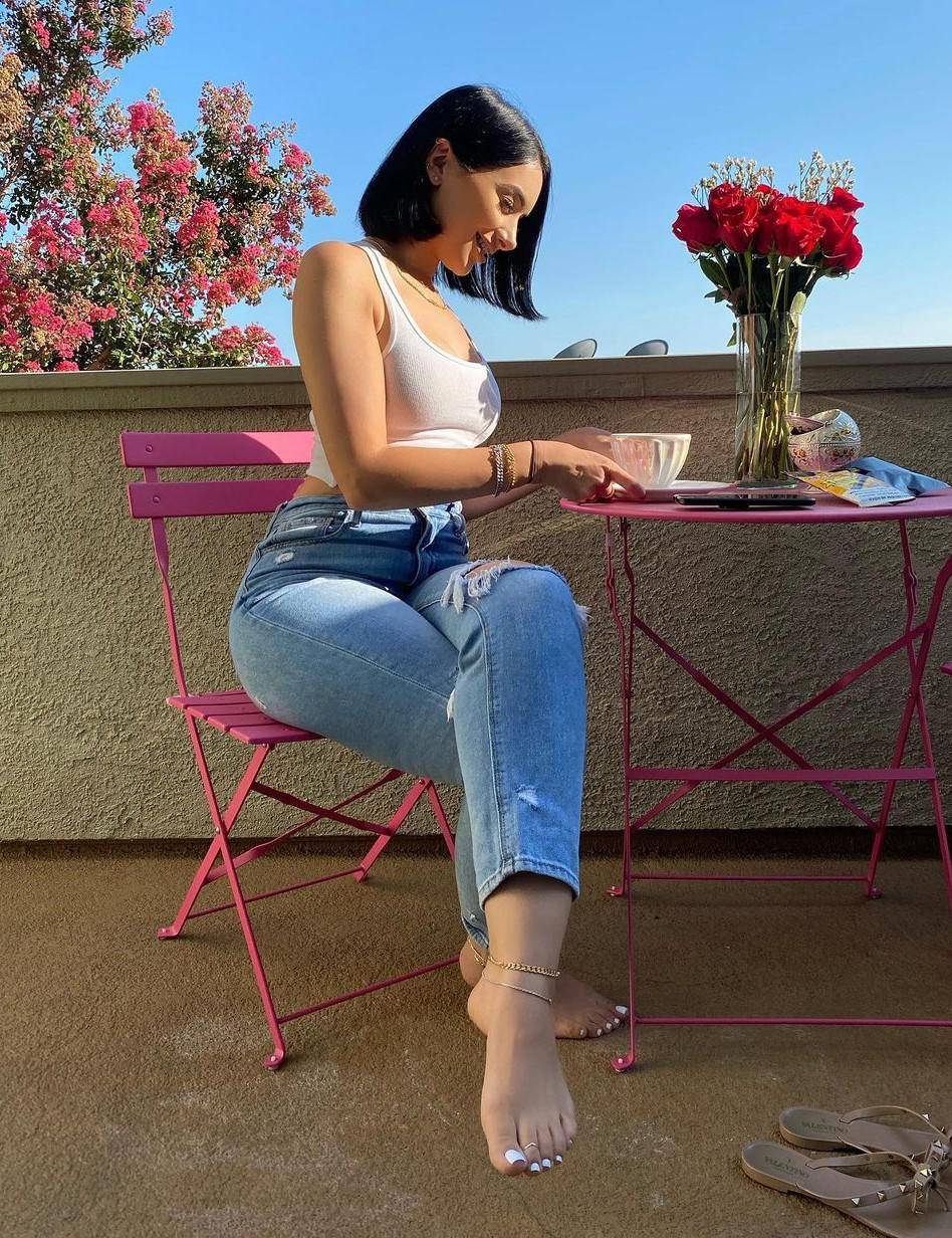 Coffee on the roof | Scrolller