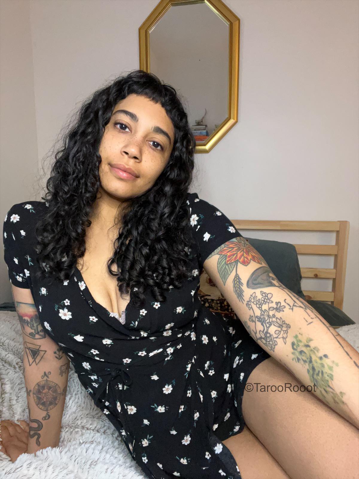 Come back to bed babe! | Scrolller