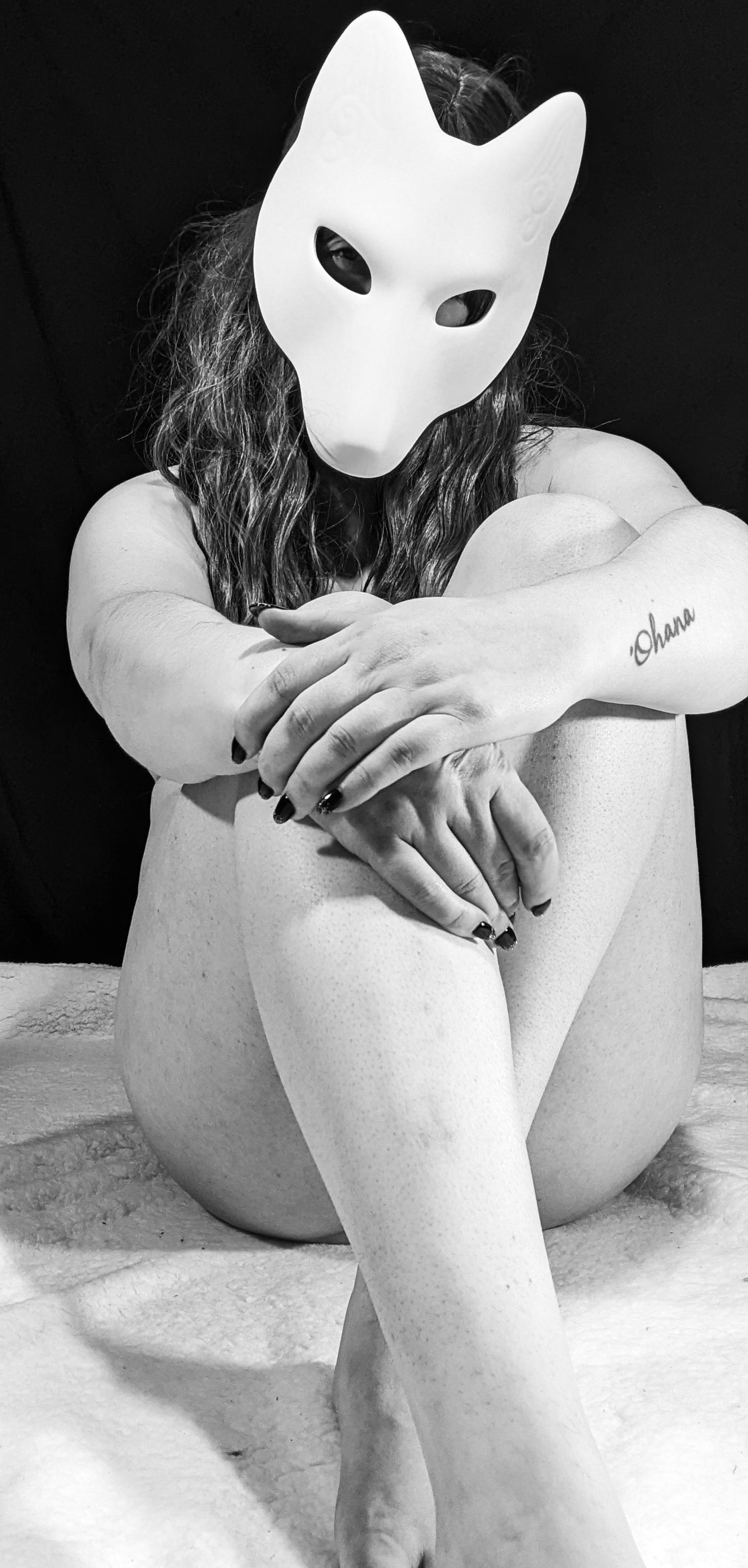 come closer | Scrolller