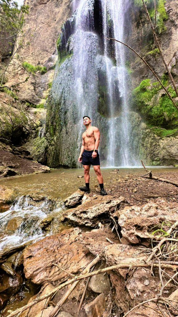 come explore with me? | Scrolller