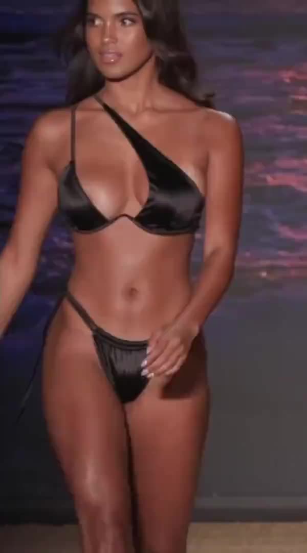 Coming And Going | Scrolller