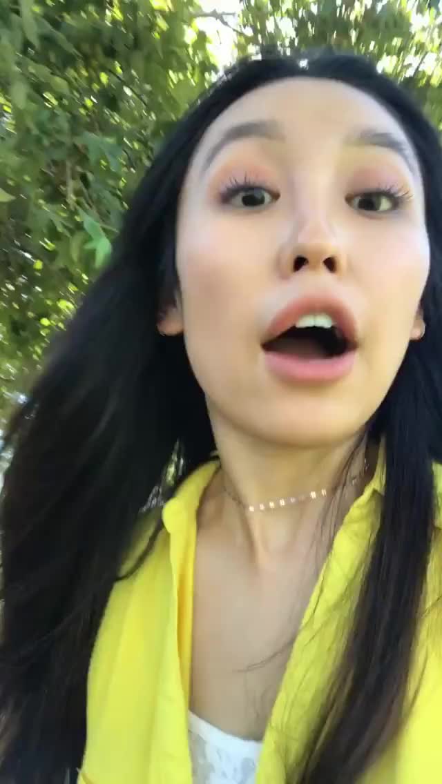 Courtney flash | Scrolller