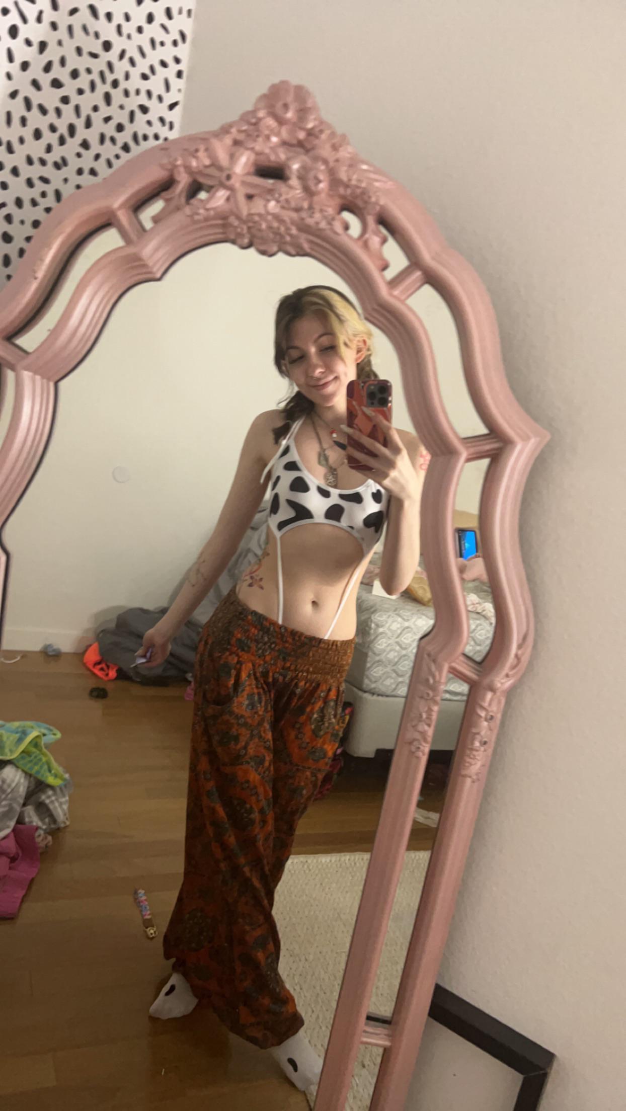 Cow print midriff 🐄🍒 | Scrolller