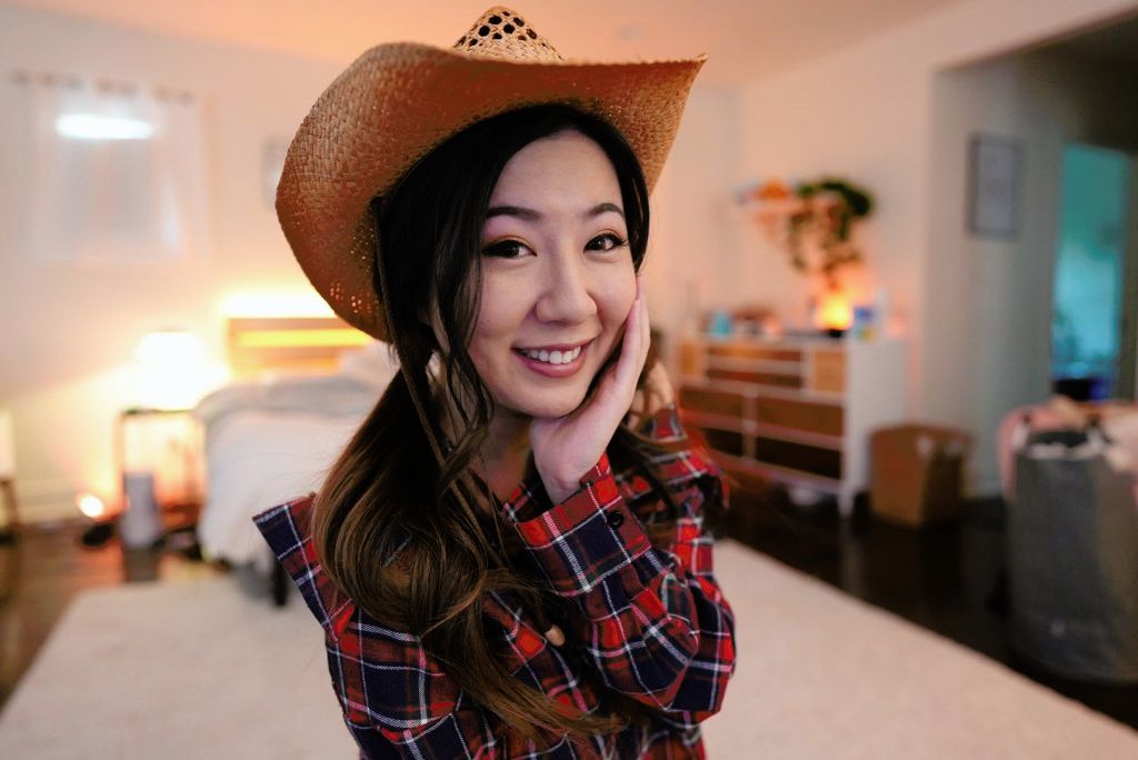 cowgirl leslie | Scrolller