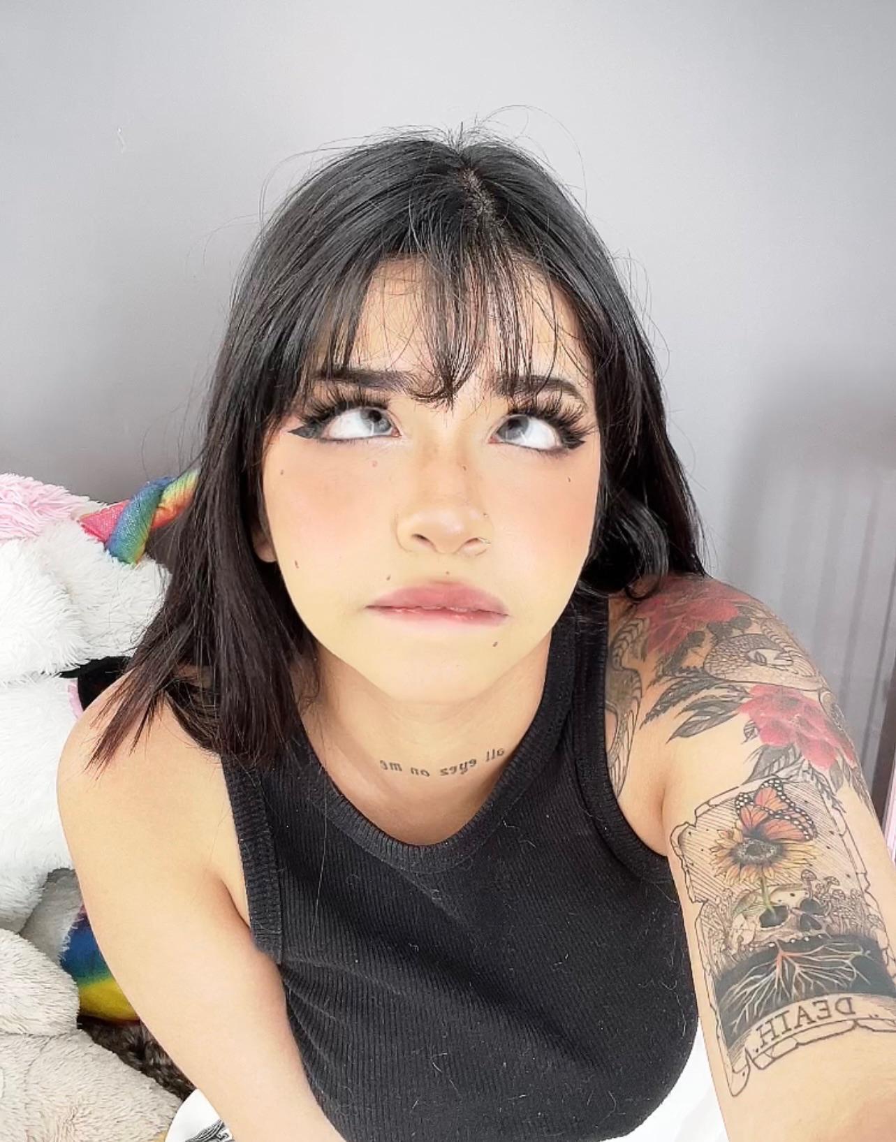 Cum on me pls | Scrolller