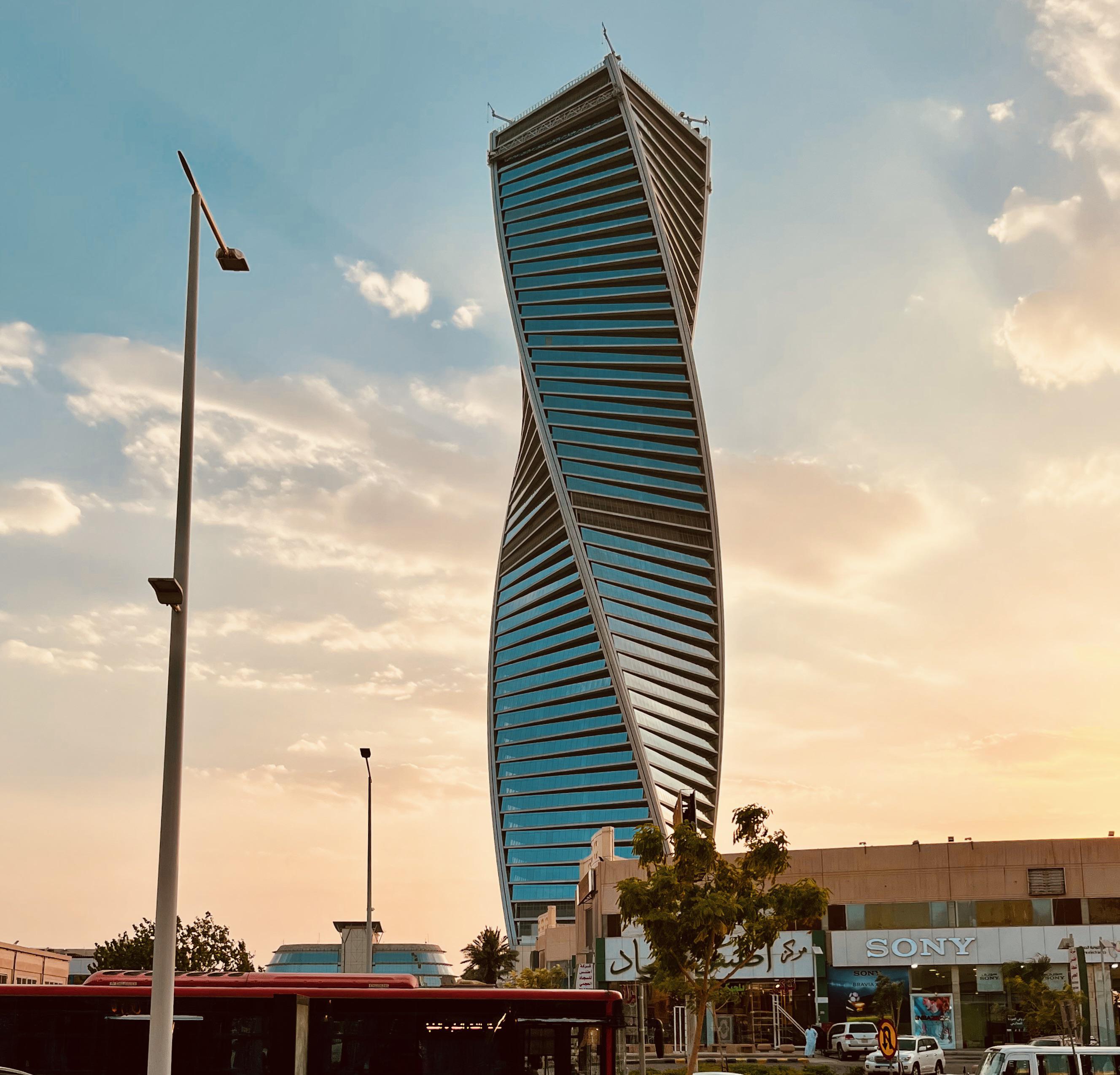 Curved Building | Scrolller