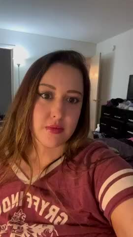 Cute face, chubby waist | Scrolller