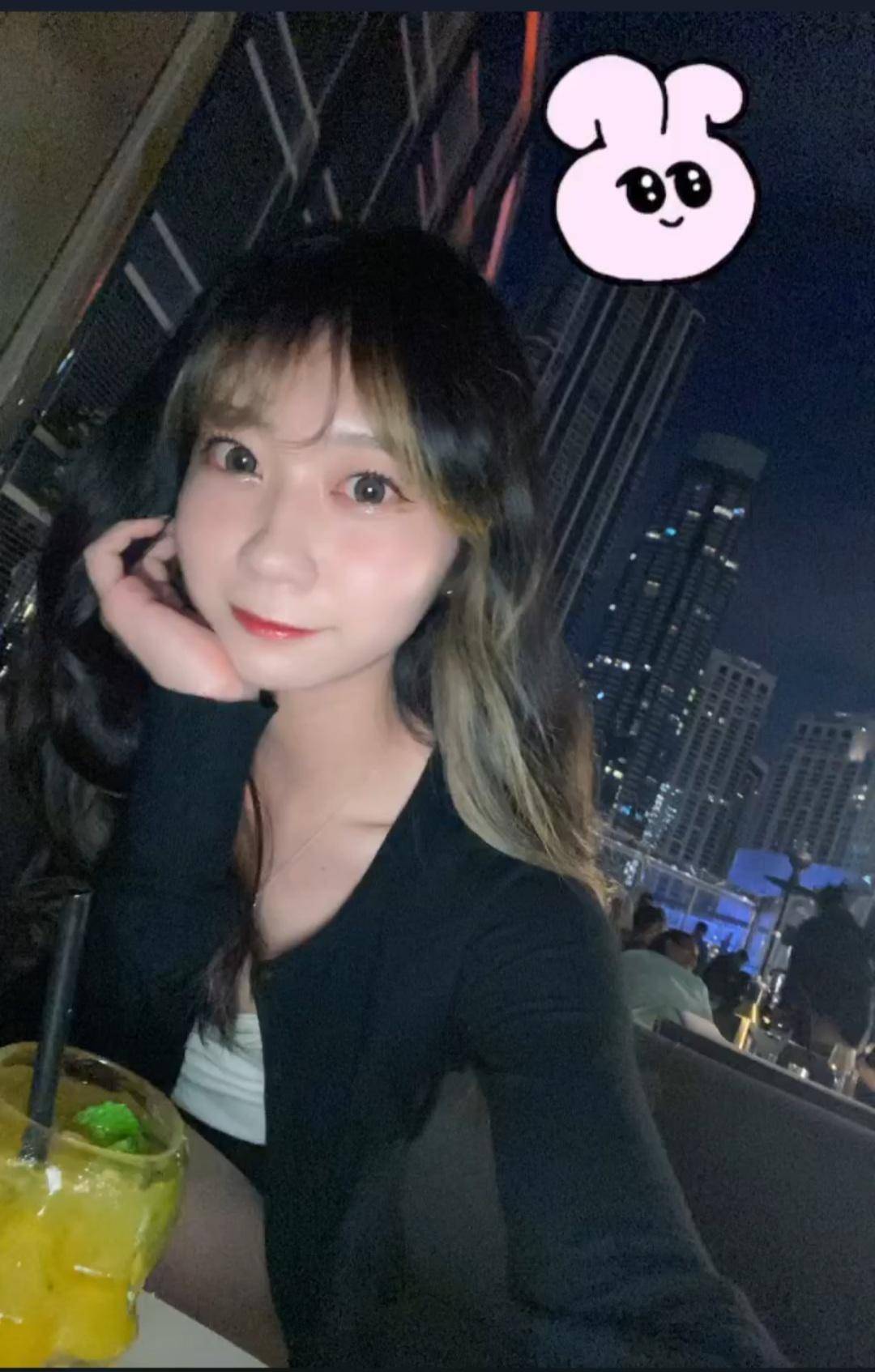 Cute Japanese girl with a drink (not me) | Scrolller