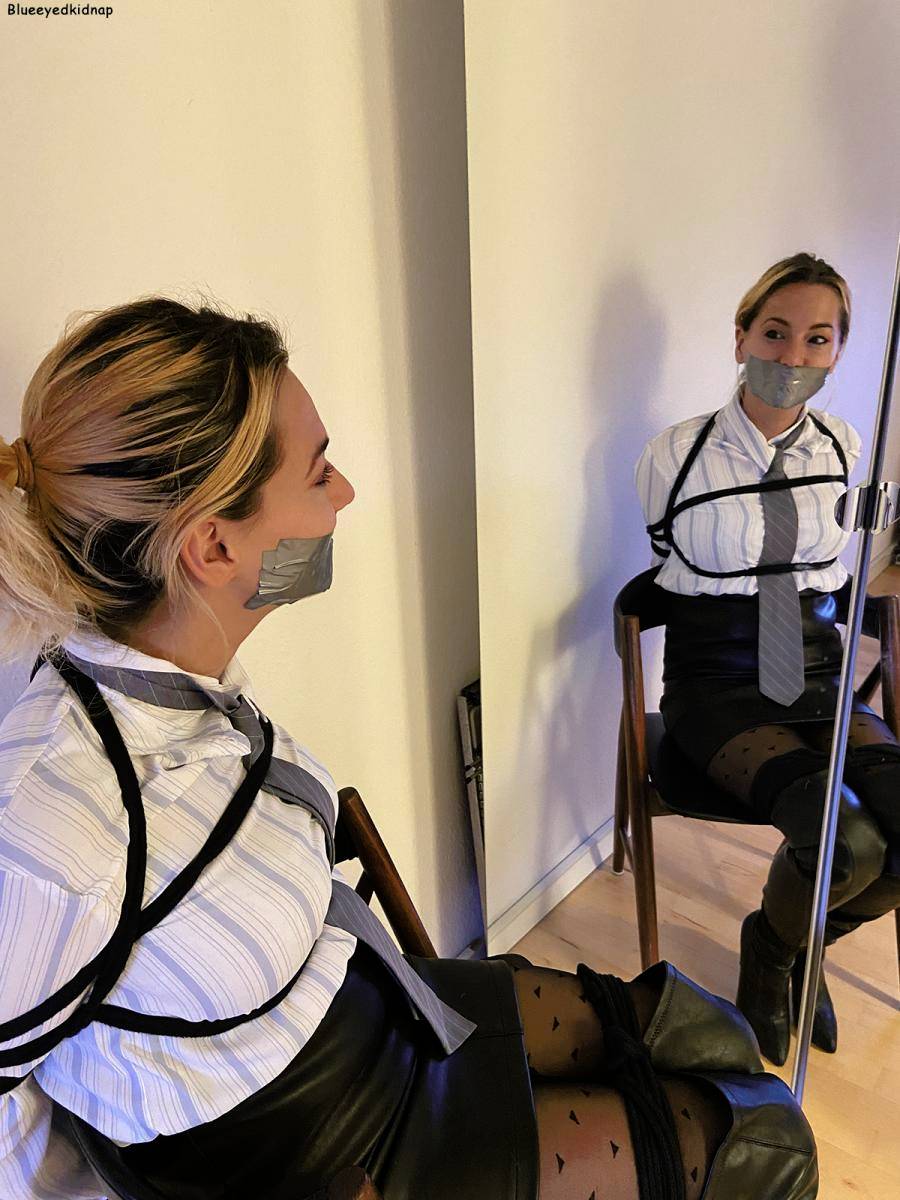 Cute Office Girl | Scrolller