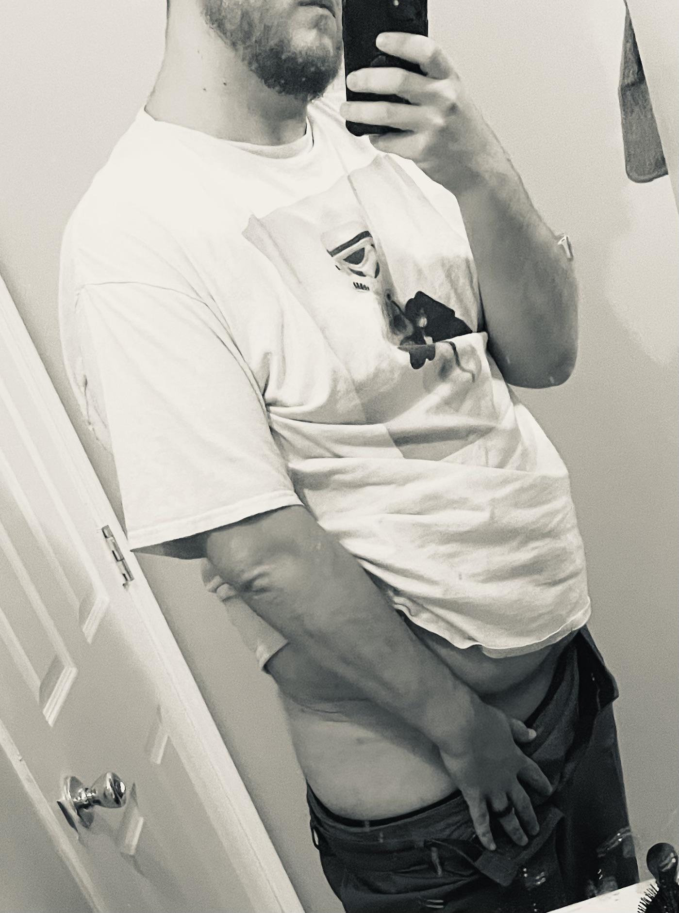 Dadbod Gamer Stag About To Enjoy A Night Off Work 37m Scrolller