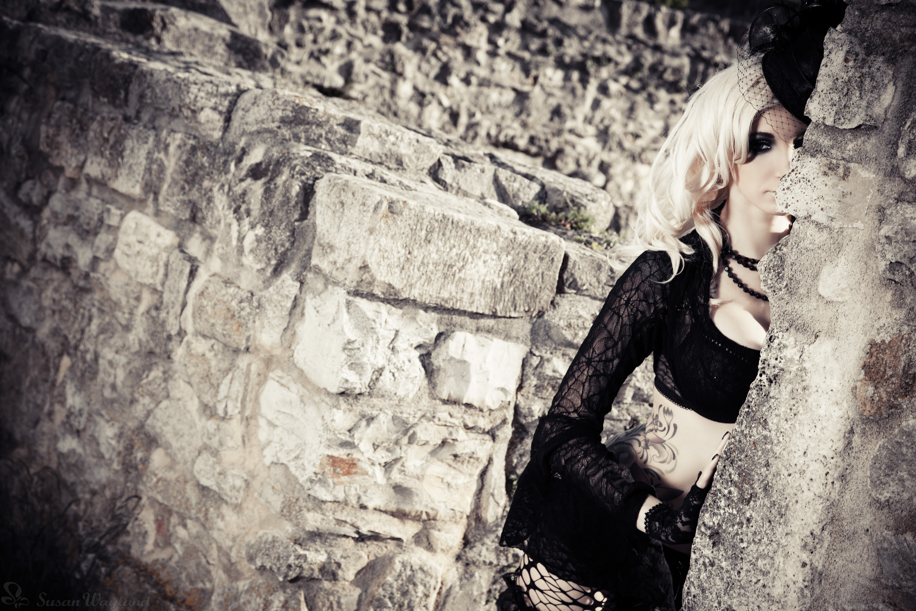 Dark Mysterious Queen #39 | Scrolller