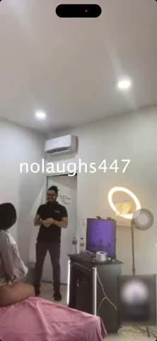 Delivery guy couldnt believe his eyes | Scrolller