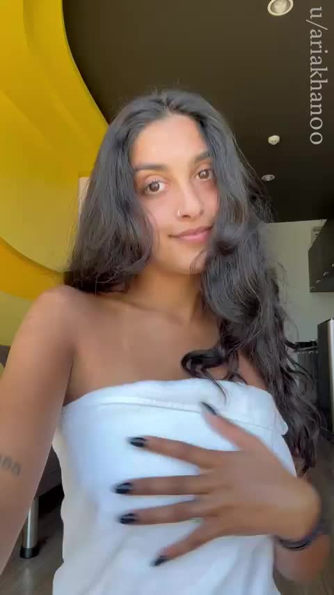 Desi girls do it best | Scrolller