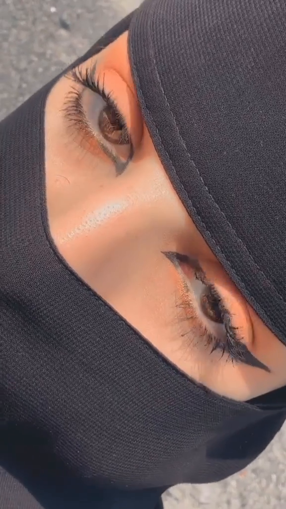 arab extra spicy eyes | Scrolller