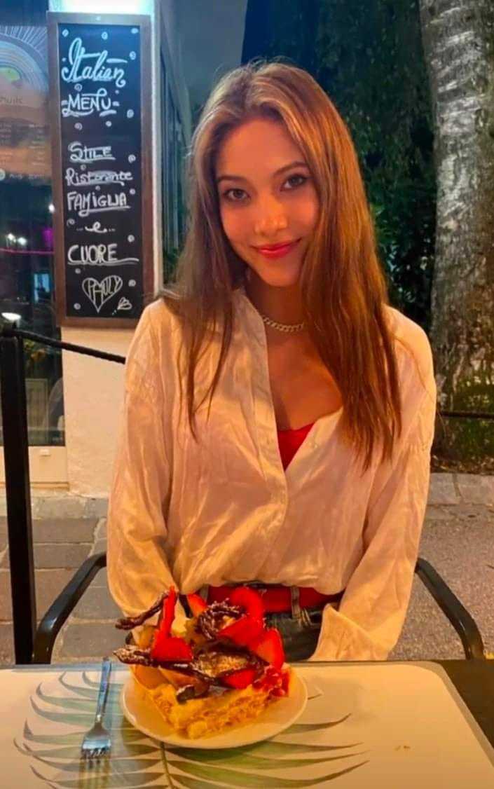 Dinner Time | Scrolller