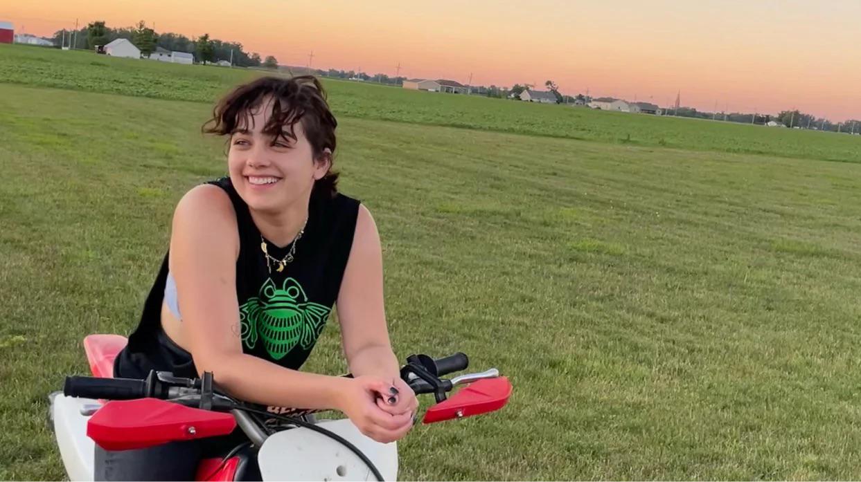 Dirt biking | Scrolller