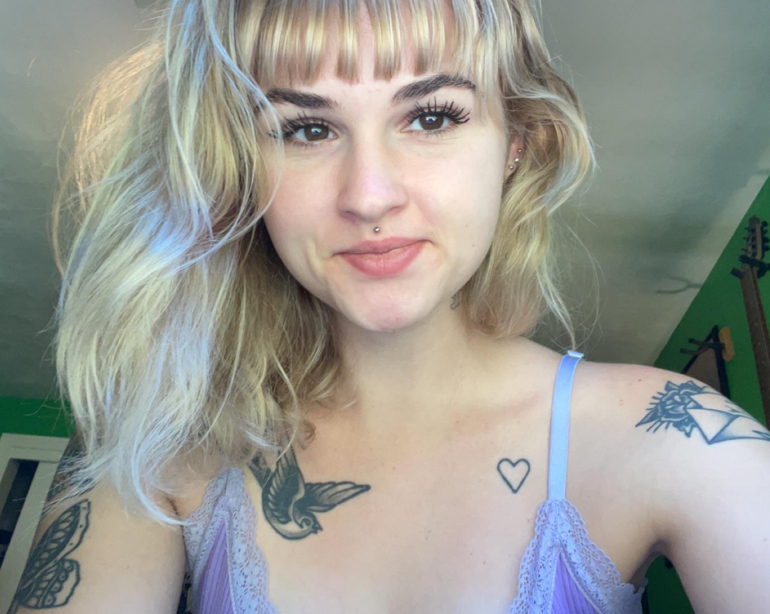 dis me mug ;) (25f) | Scrolller