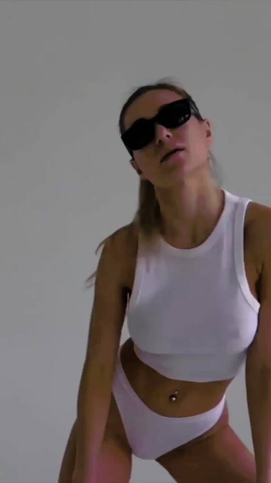 Do a little dance | Scrolller