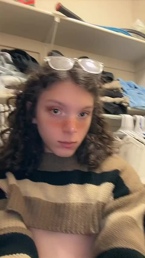 Do guys actually let girls stuff them? 🙈 | Scrolller